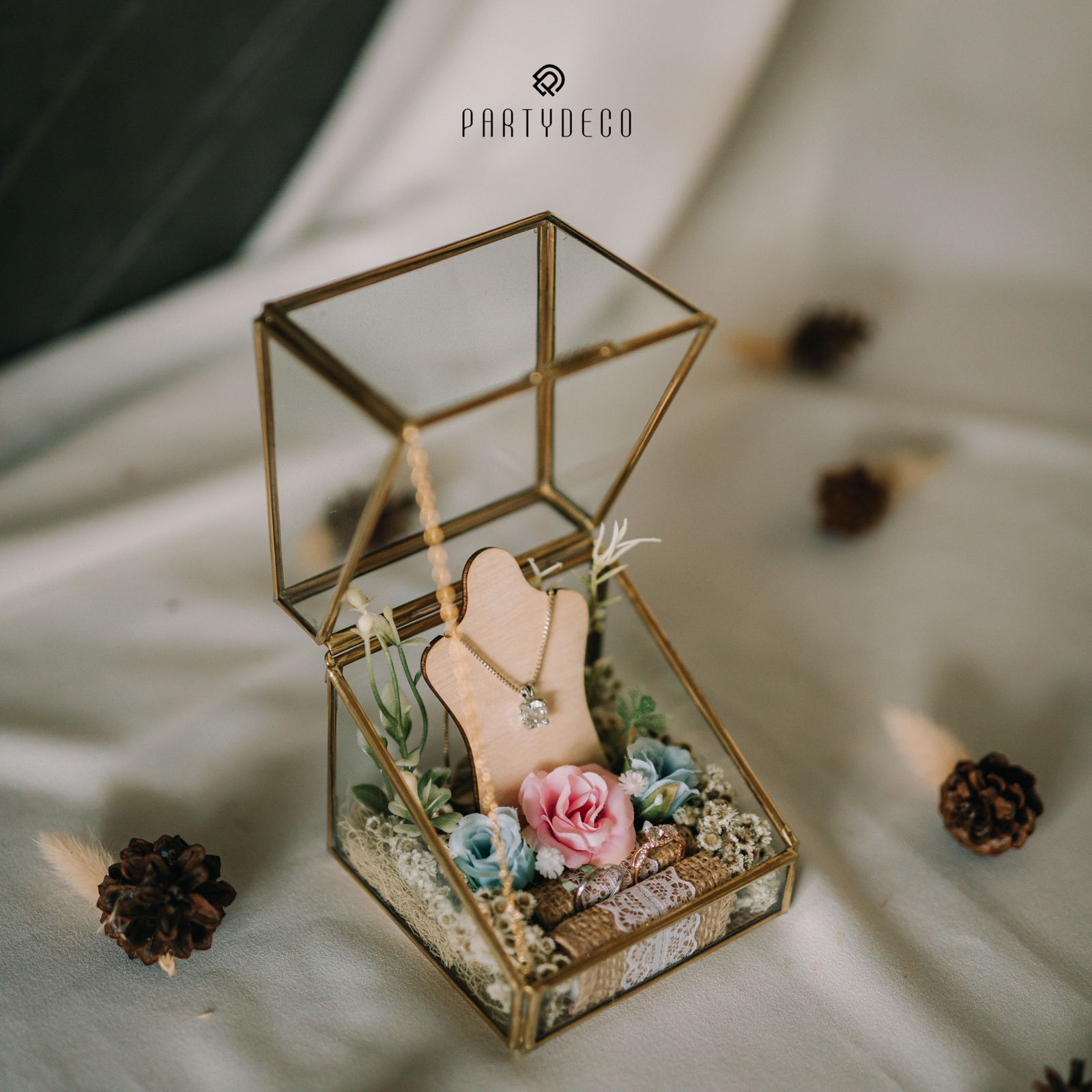 Half Terrarium Gold Bar | Partydeco